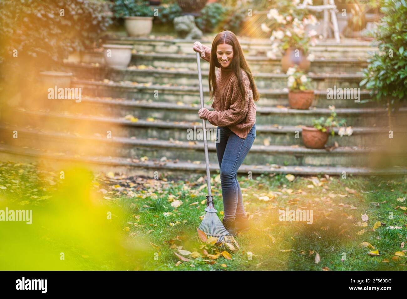 Sweeping garden hi-res stock photography and images - Alamy