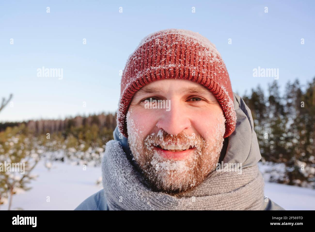 Face covered with snow hi-res stock photography and images - Alamy