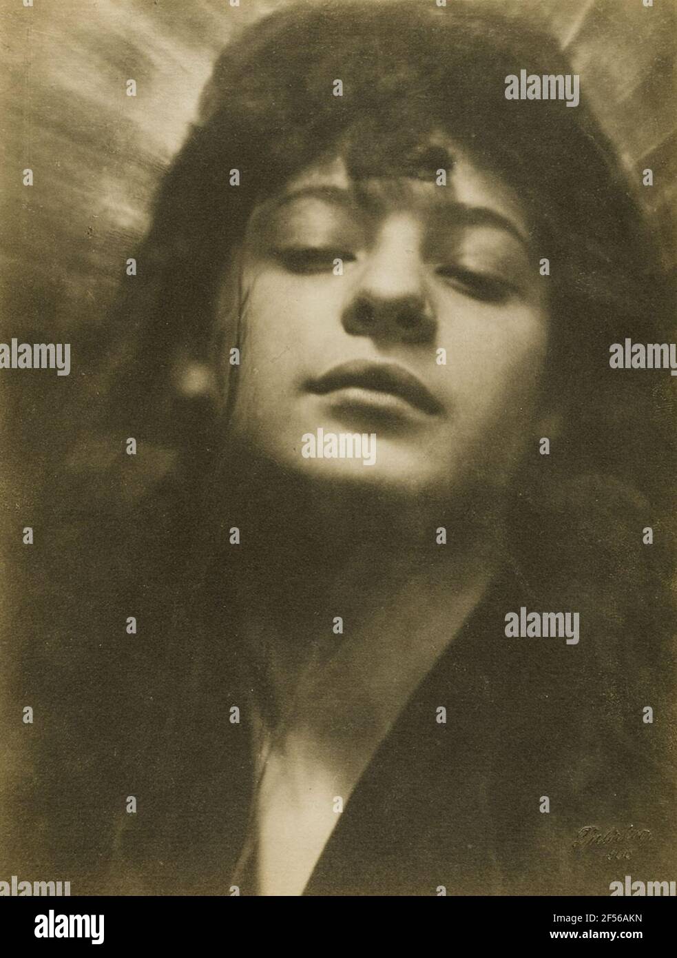 Halo collection hi-res stock photography and images - Alamy