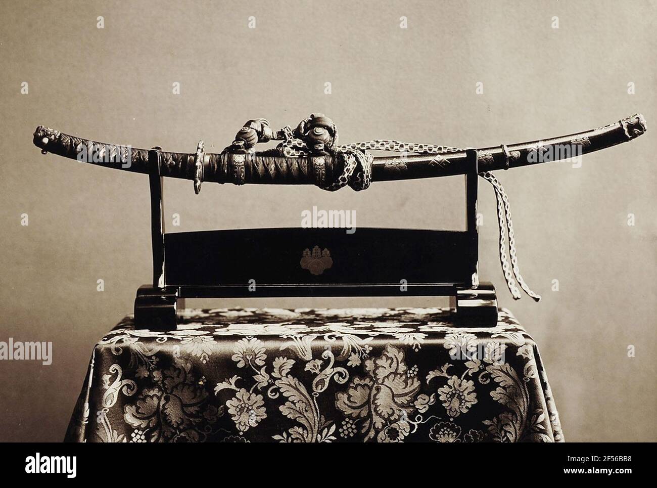 Japanese sword with heavy contact (Saya Stock Photo - Alamy