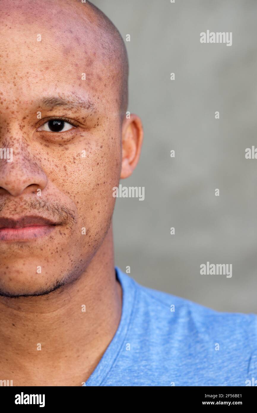Half face african man hi-res stock photography and images - Alamy