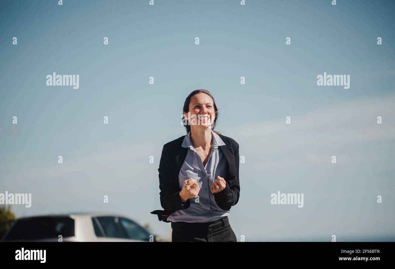 35 to 40 years female cheering hi-res stock photography and images - Alamy