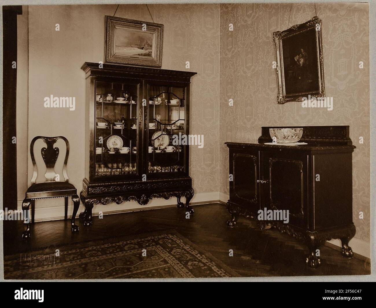 Living entity with dishes Stock Photo - Alamy