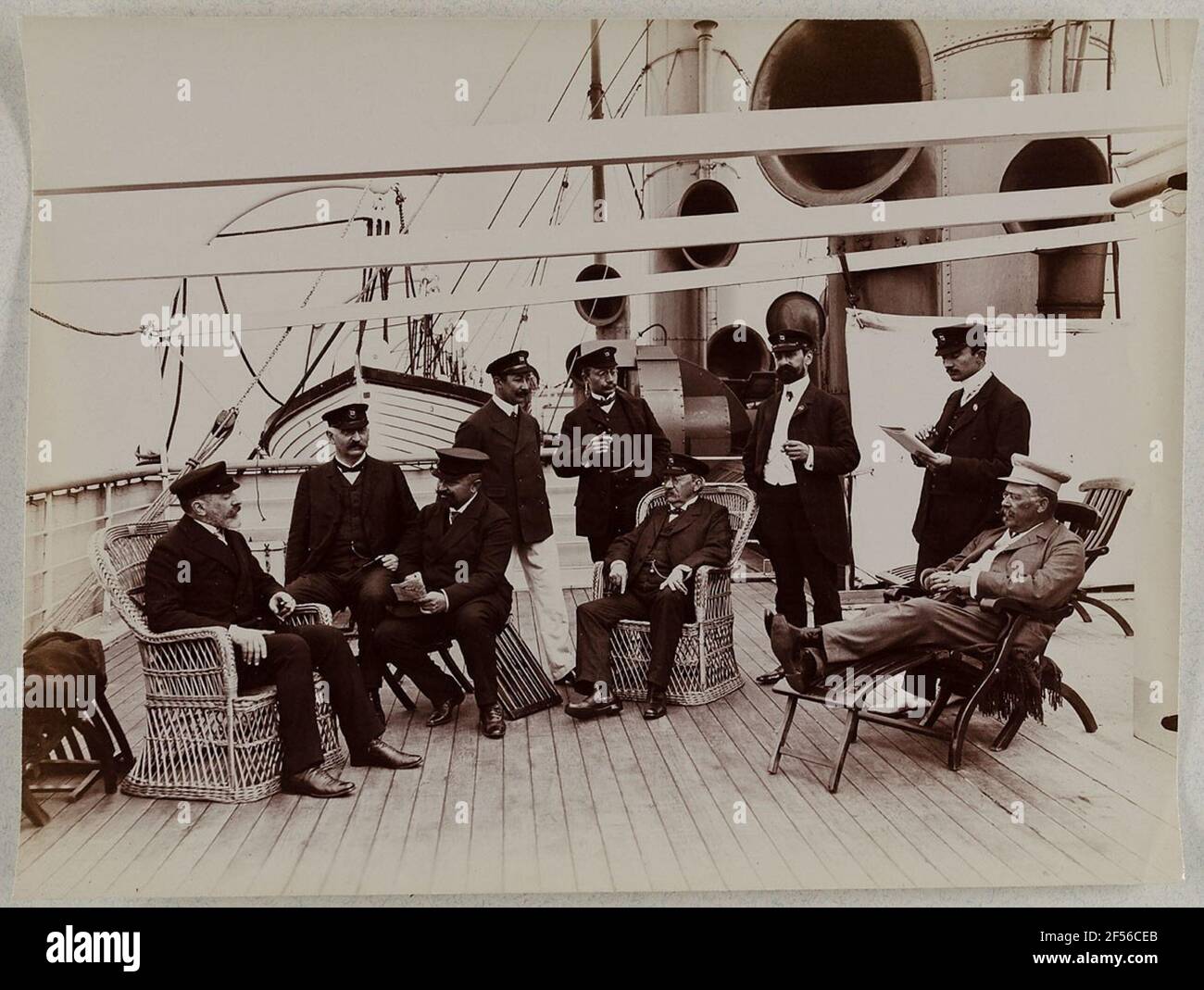 Captains leadership hi-res stock photography and images - Alamy