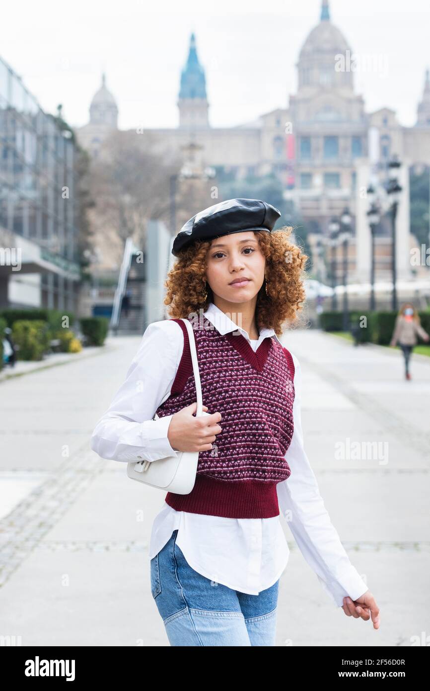 Girl with purse hi-res stock photography and images - Alamy