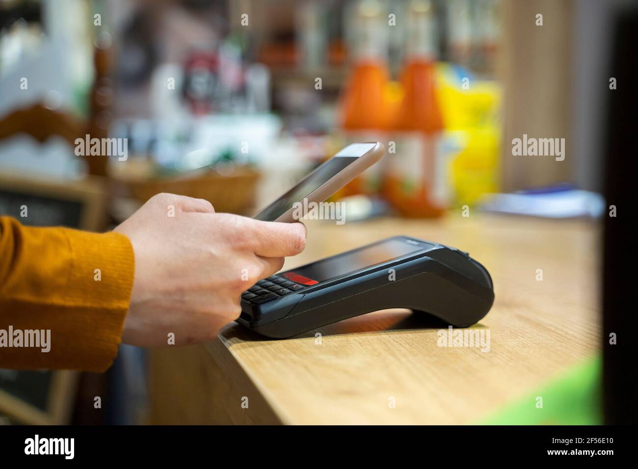 Grocery store checkout hi-res stock photography and images - Alamy
