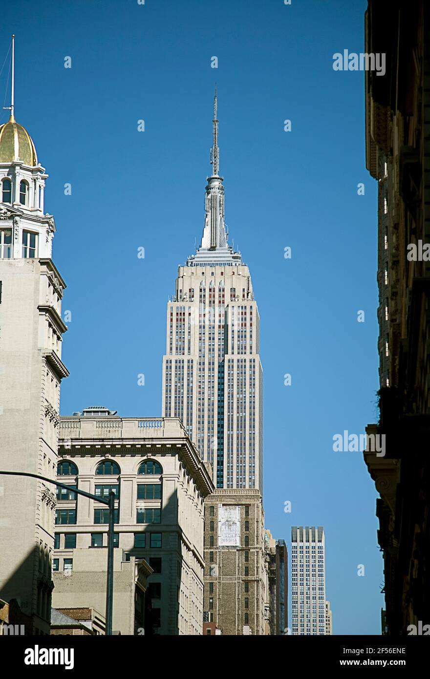 New york building sky hi-res stock photography and images - Alamy