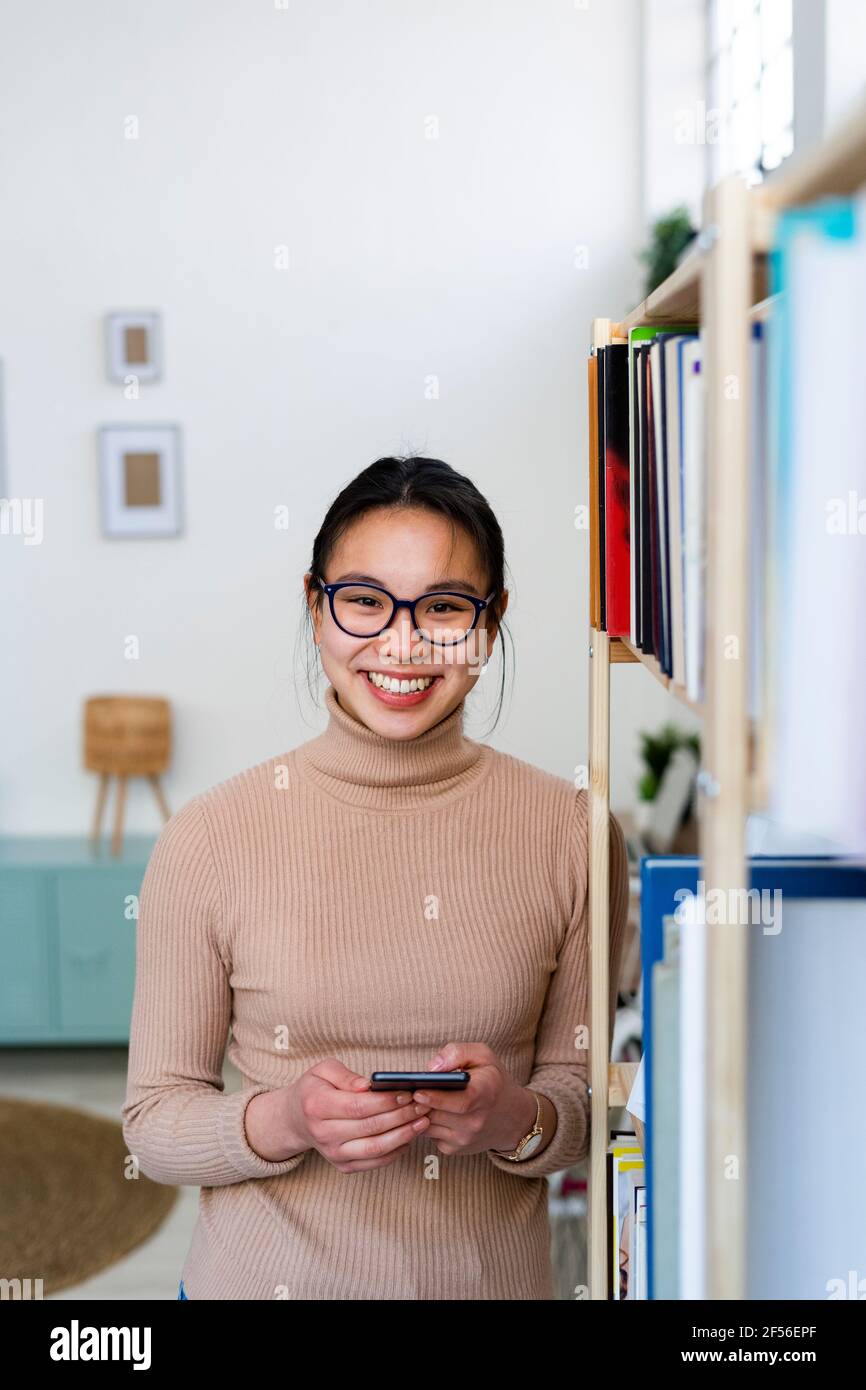 Mobile bookshelf hi-res stock photography and images - Alamy