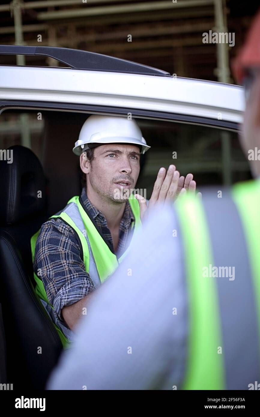 Male construction workers hi-res stock photography and images - Alamy