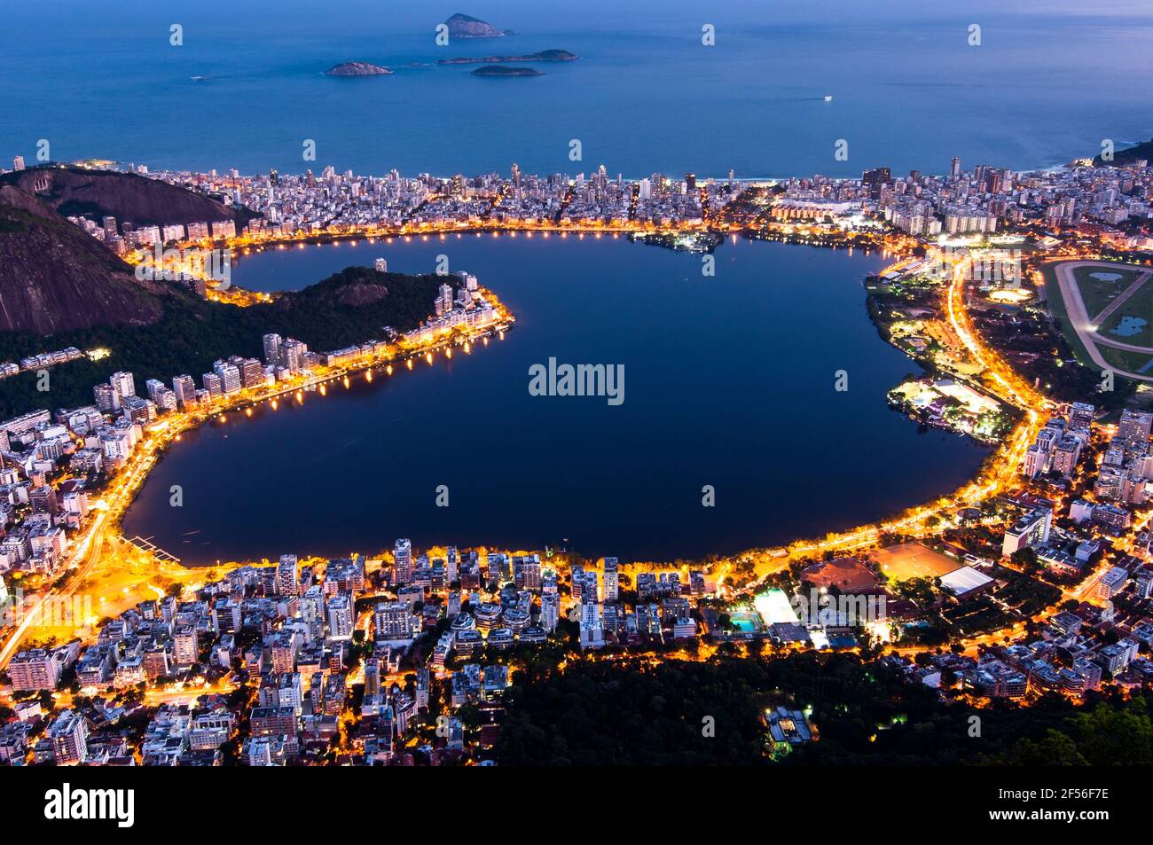 Rio de janeiro night corcovado hi-res stock photography and images - Alamy
