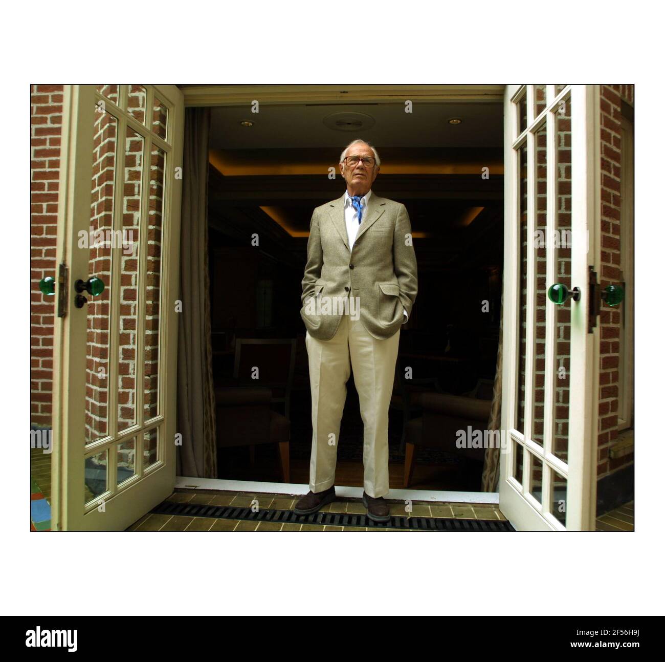 Richard Widmark.........actor in London.pic David Sandison. 9/7/2002 ...