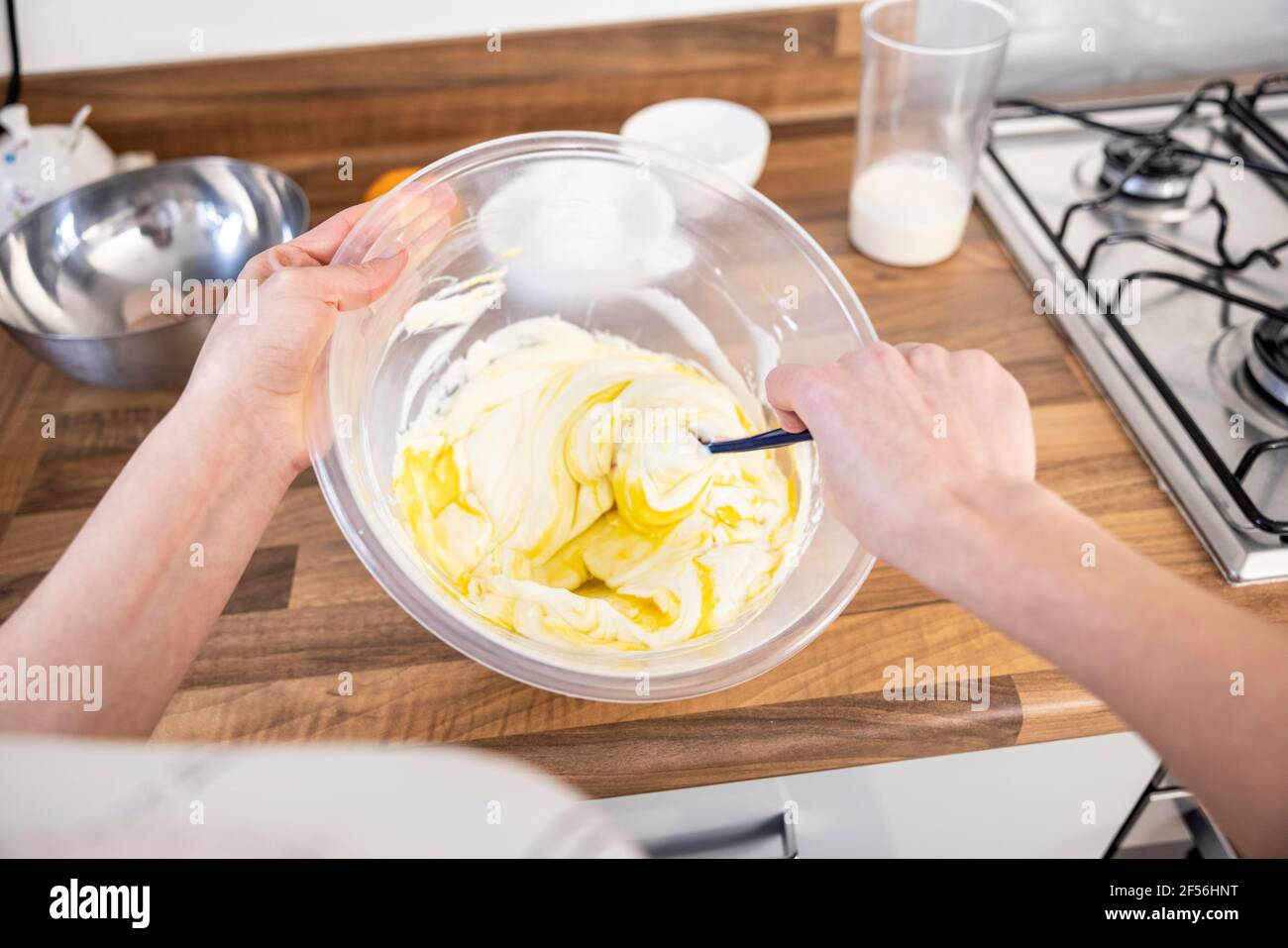 Cake mixing hi-res stock photography and images - Alamy