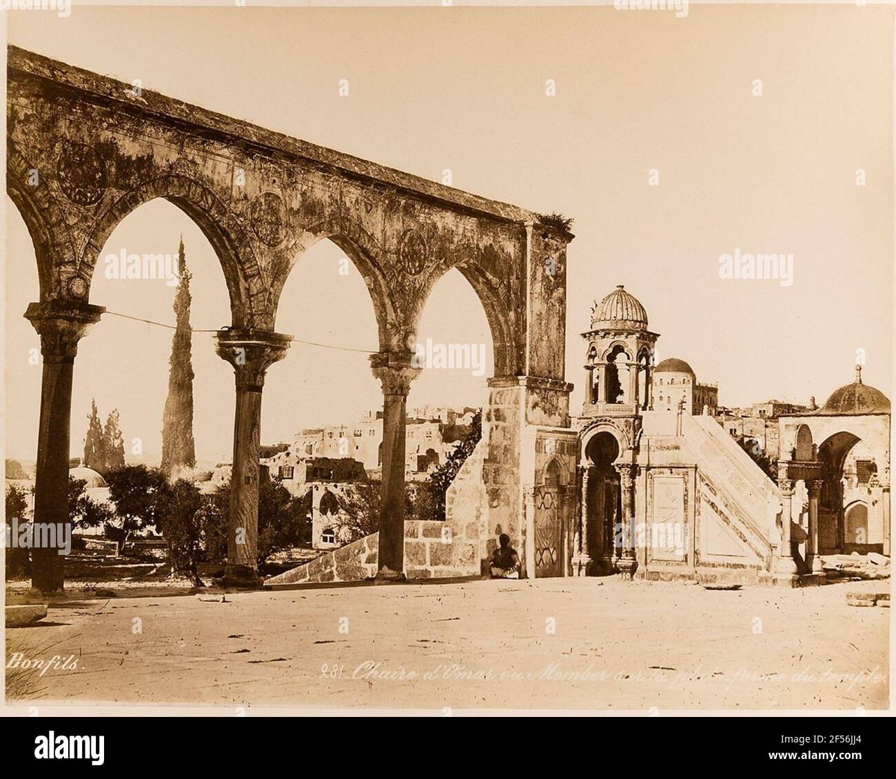 281. Omar or Member Chair on the temple platform Stock Photo - Alamy