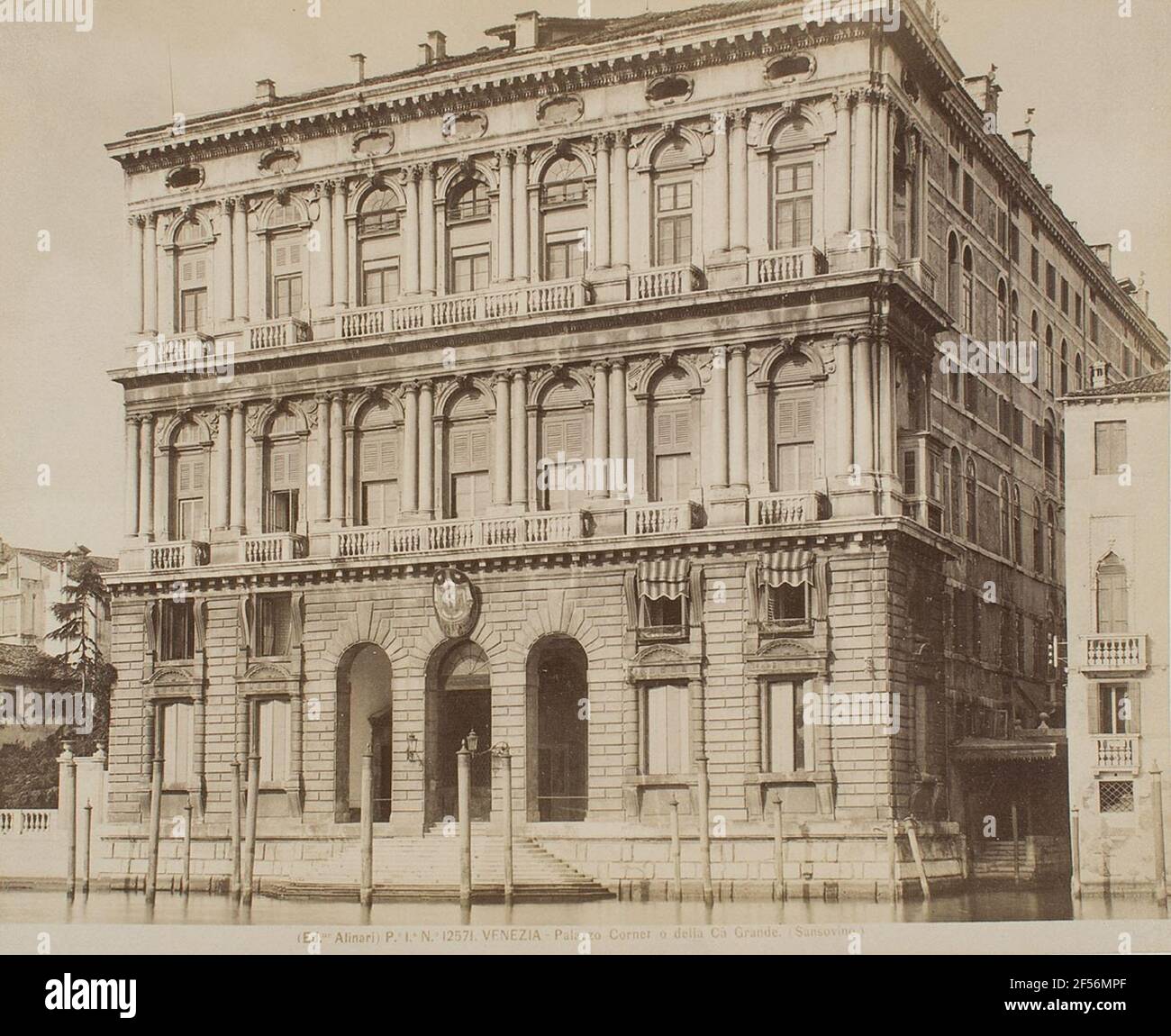 Palazzo Corner, Ca 'Grande von Jacopo Sansovino, Venedig Stock Photo ...