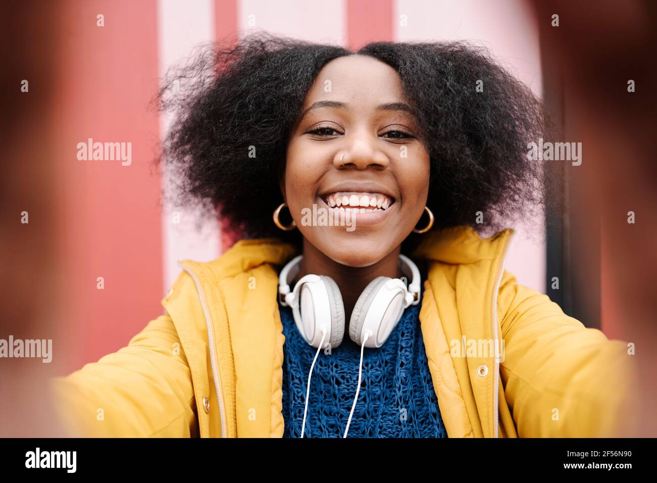 Taking the wall hi-res stock photography and images - Alamy