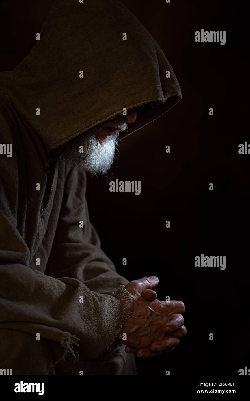 Monk medieval bible hi-res stock photography and images - Alamy