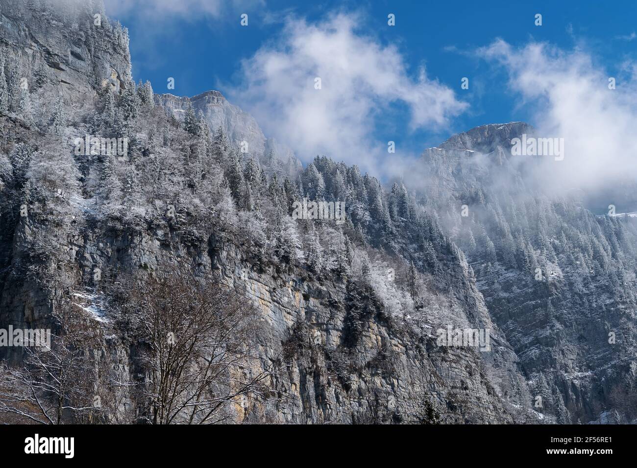 Panoramic view of beautiful mountain landscape in the Swiss Alps ...