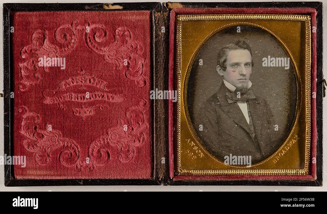 Unknown young man hi-res stock photography and images - Alamy