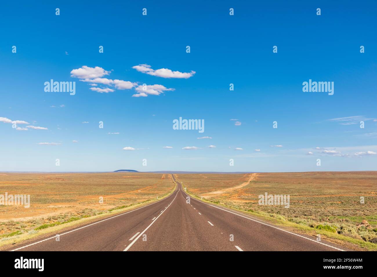 Australia, South Australia, Stuart Highway through desert Stock Photo ...
