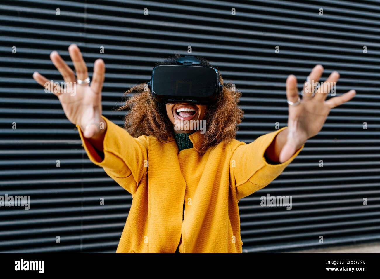 Video computer watching hi-res stock photography and images - Alamy