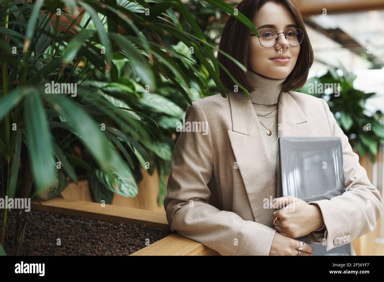 Informal reception hi-res stock photography and images - Alamy