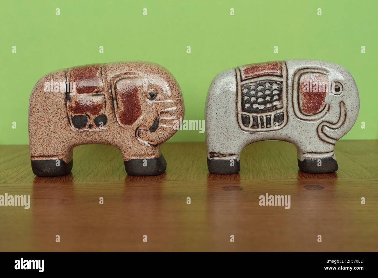 Retro elephant pottery hi-res stock photography and images - Alamy
