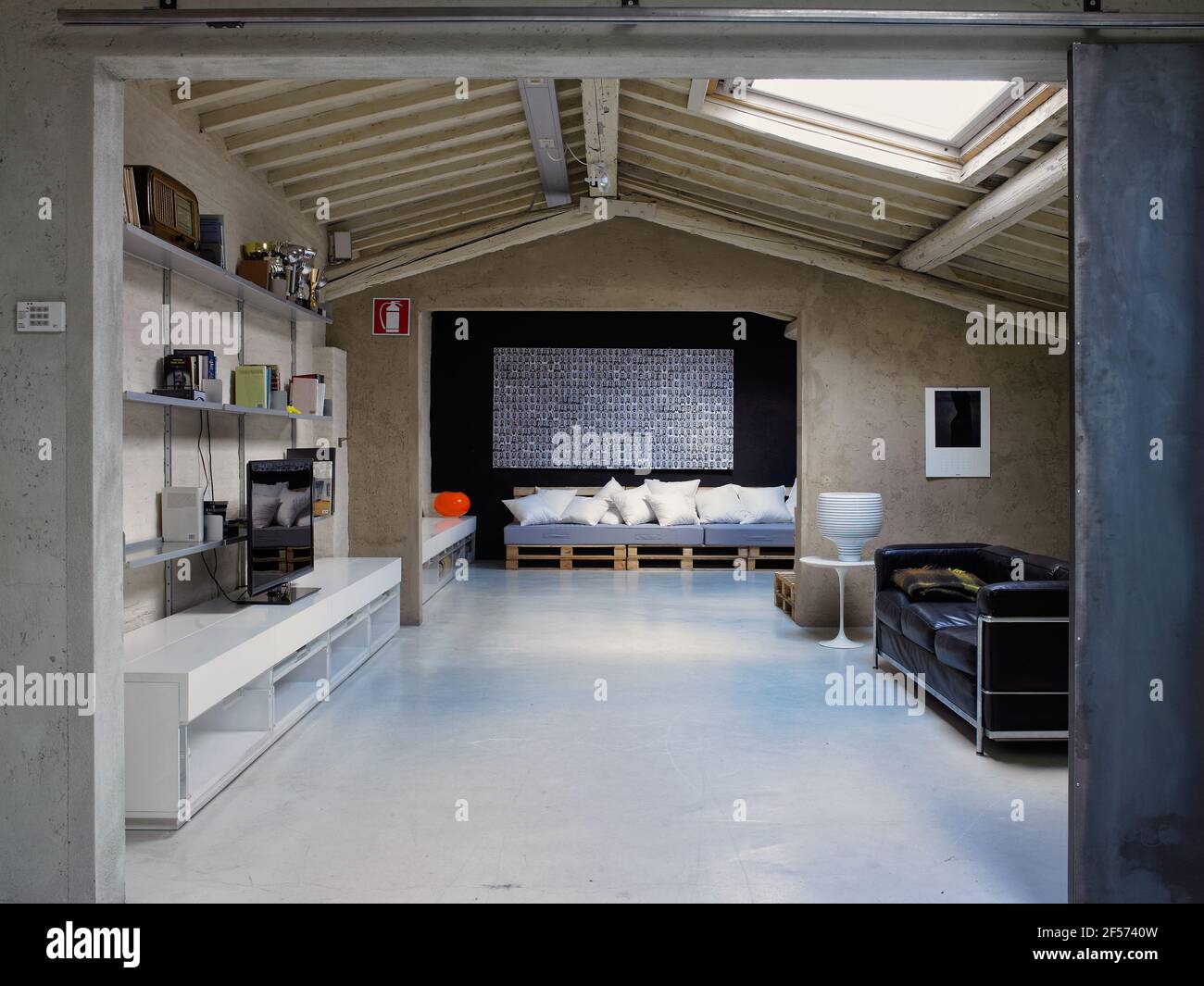 Loft open space Stock Photo - Alamy