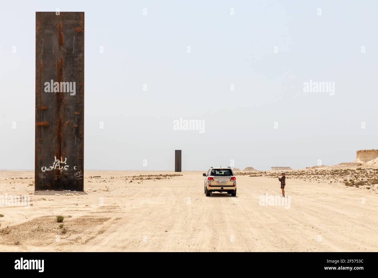 Richard Serra Sculpture in the desert, Qatar Stock Photo - Alamy