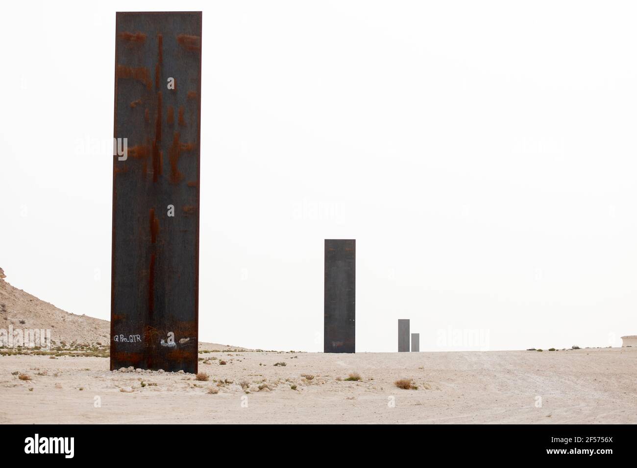 Richard Serra Sculpture in the desert, Qatar Stock Photo - Alamy