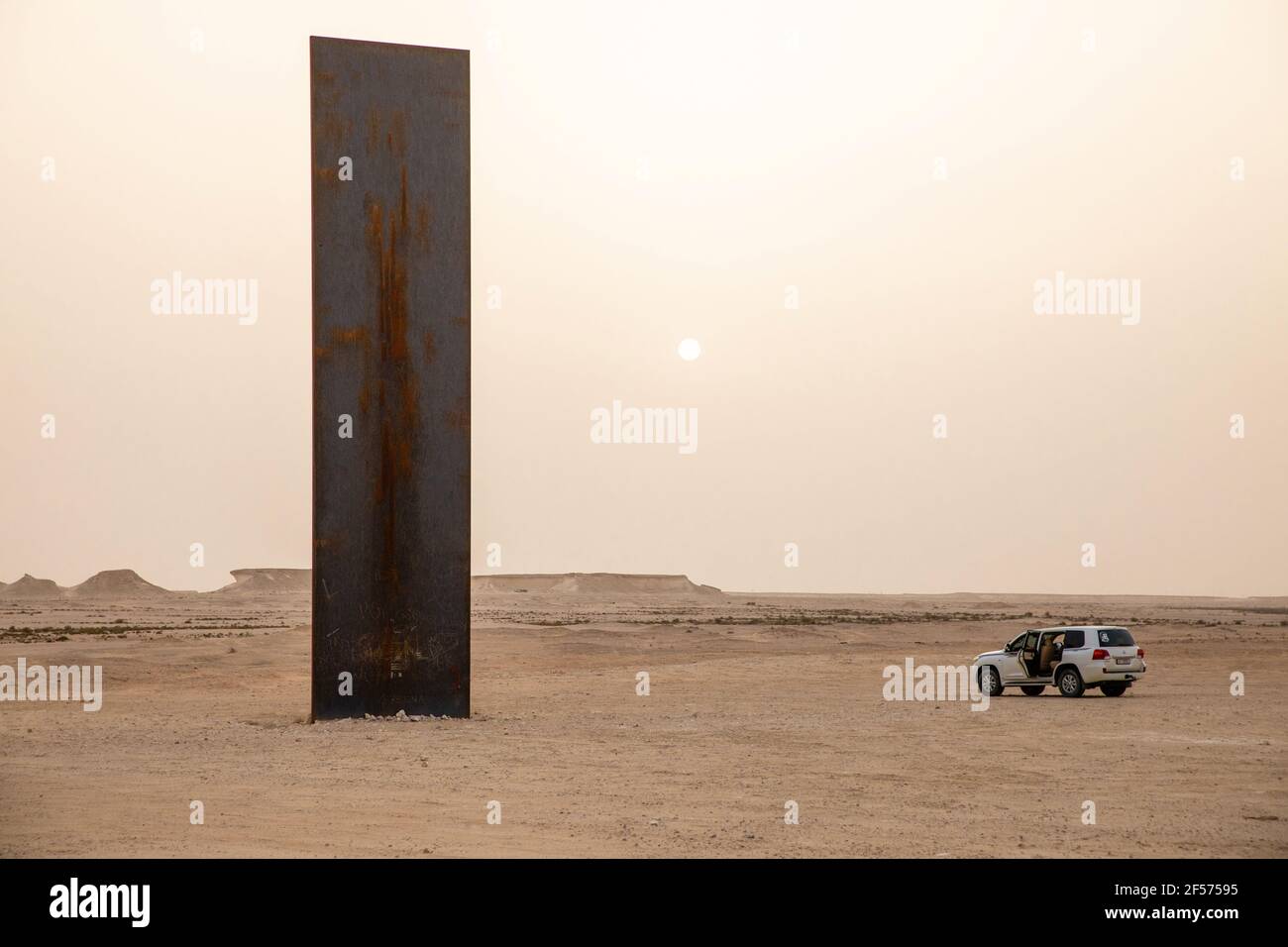 Richard Serra Sculpture in the desert, Qatar Stock Photo - Alamy