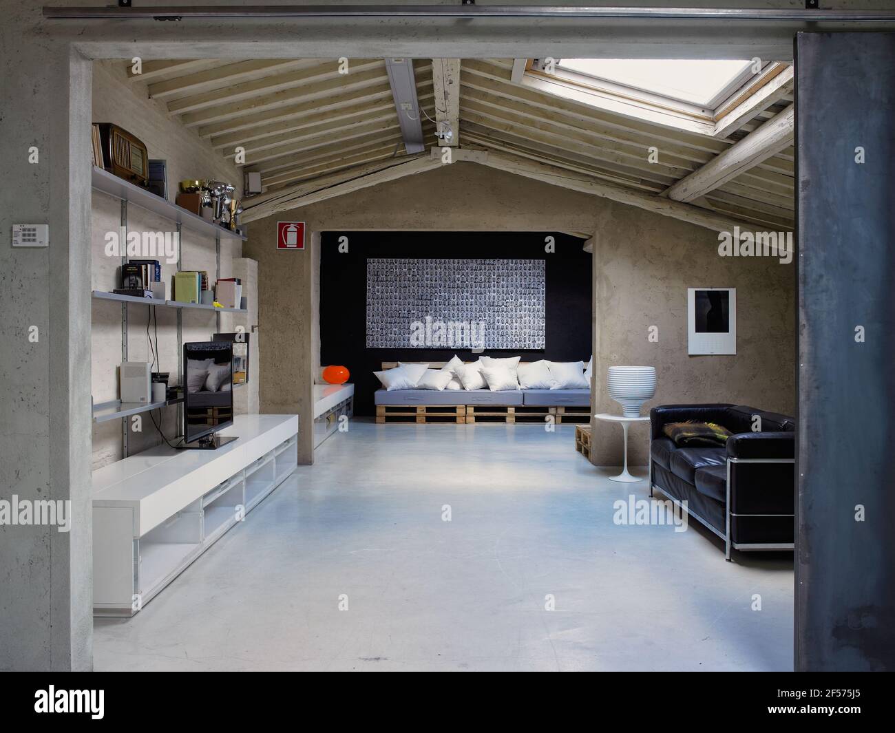 Loft open space Stock Photo - Alamy