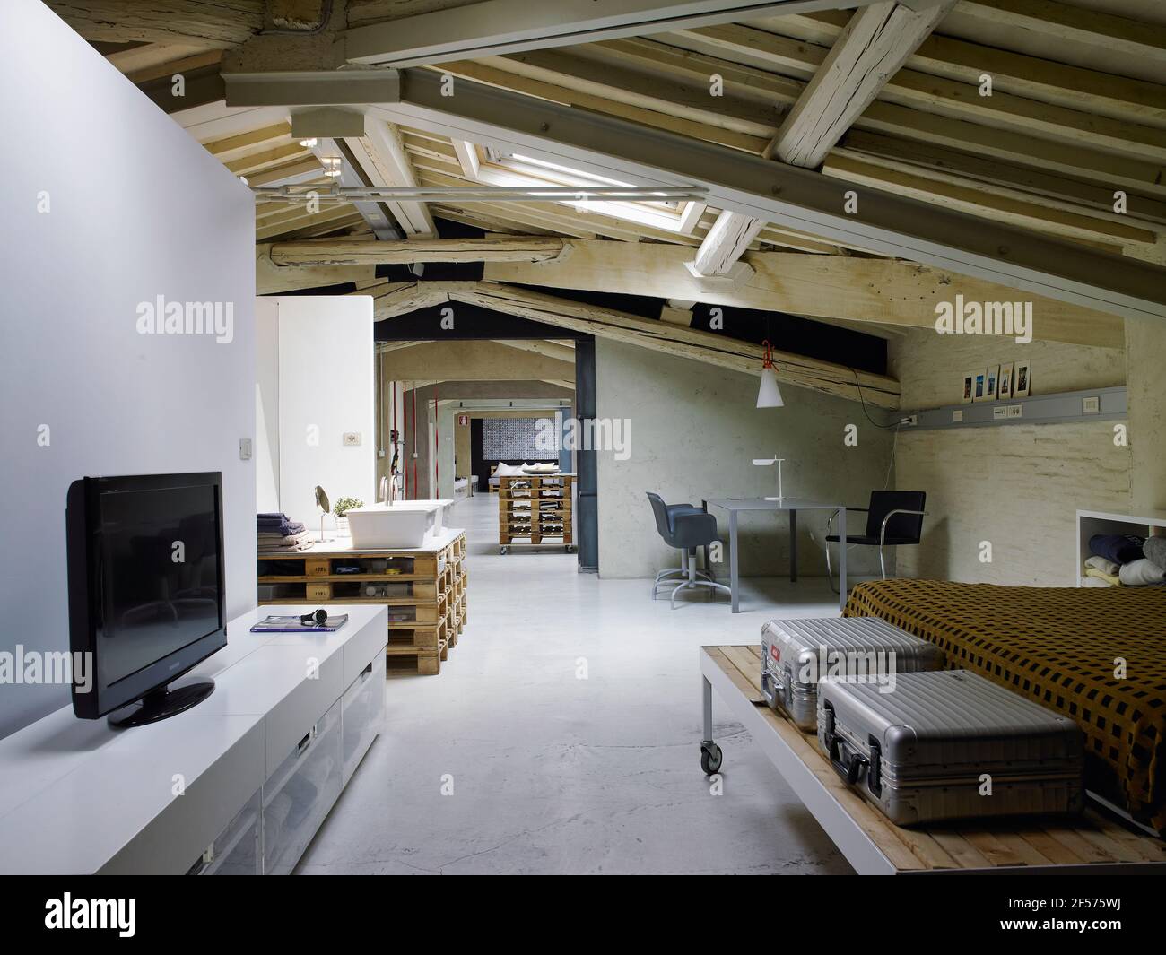 Loft open space Stock Photo - Alamy
