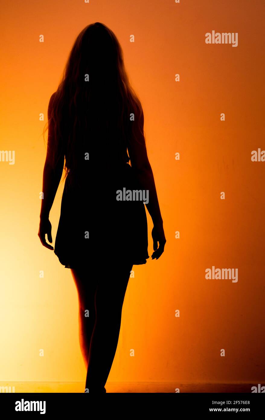 Woman sundress rear view hi-res stock photography and images - Alamy