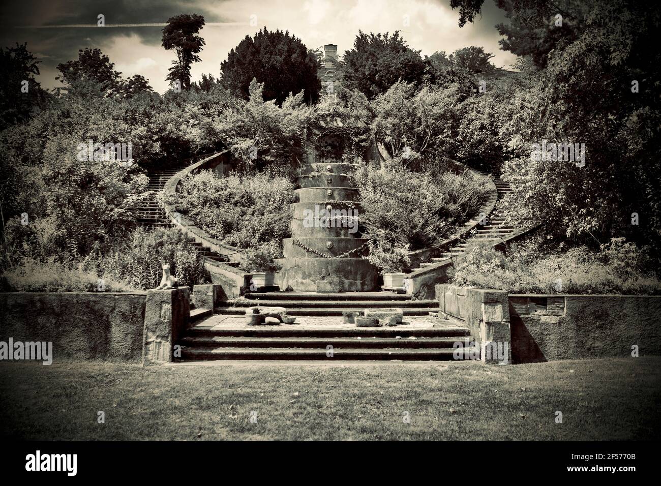 Georgian Revival Formal Garden High Resolution Stock Photography and ...