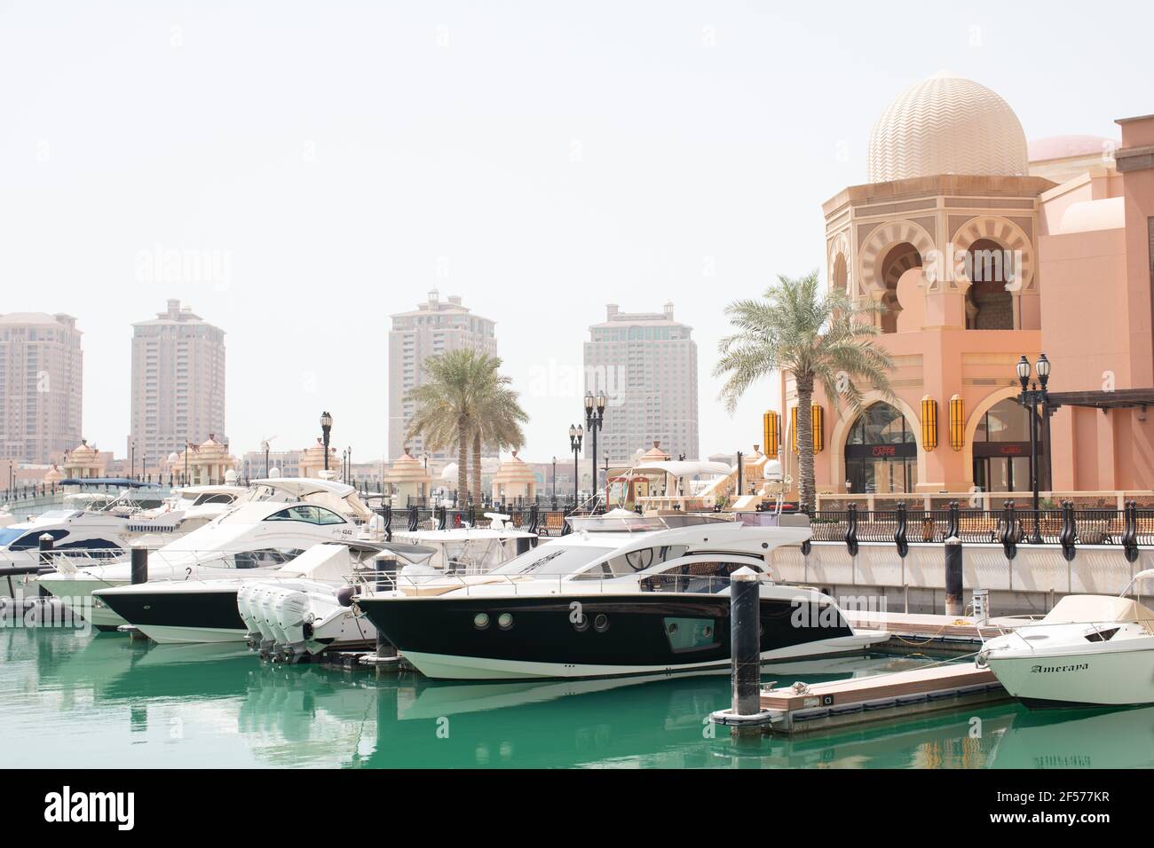 The Pearl, Doha, Qatar Stock Photo - Alamy