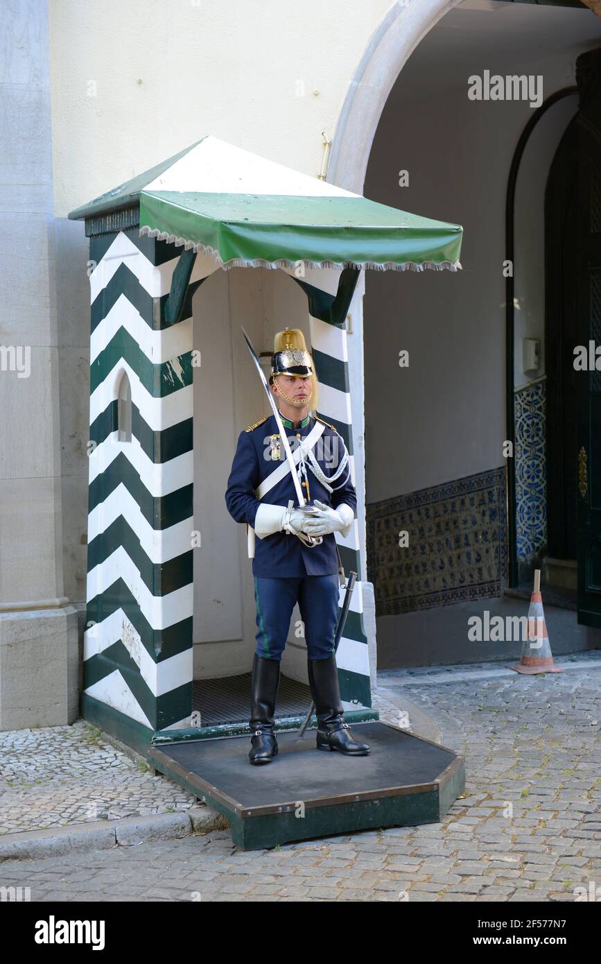 Police on guard at General Command of National Republican Guard ...