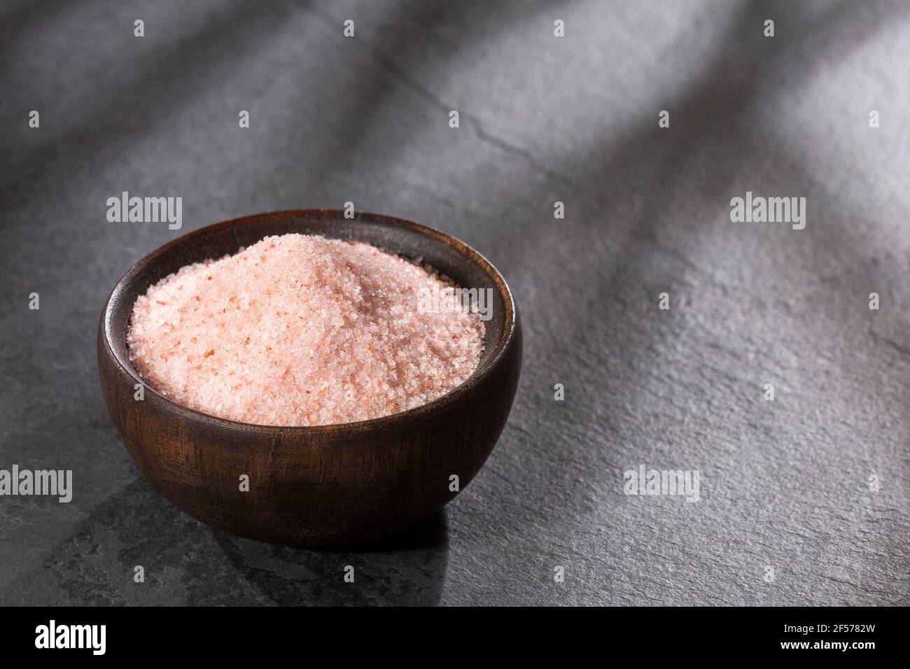 Fine pink salt from the Himalaya Stock Photo - Alamy
