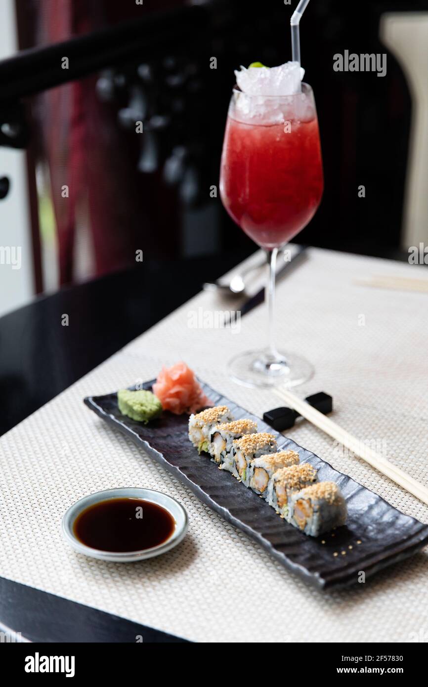 W hotel doha hi-res stock photography and images - Alamy