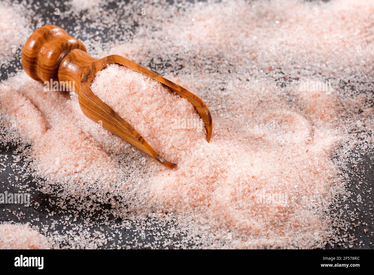 Fine pink salt from the Himalaya Stock Photo - Alamy