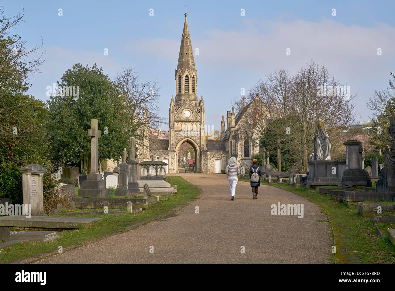 Hampstead cemetery hi-res stock photography and images - Alamy