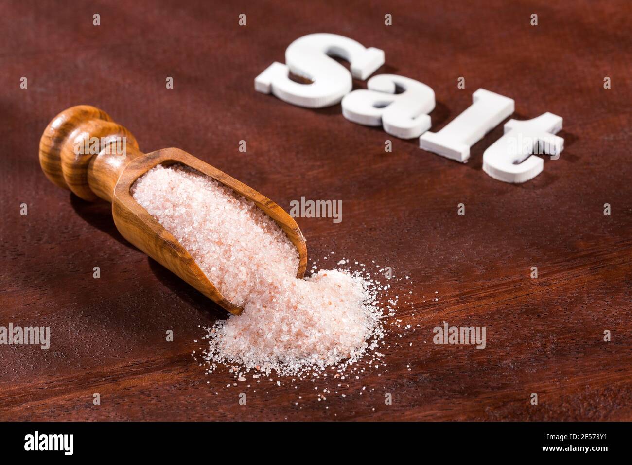 Fine pink salt from the Himalaya Stock Photo - Alamy