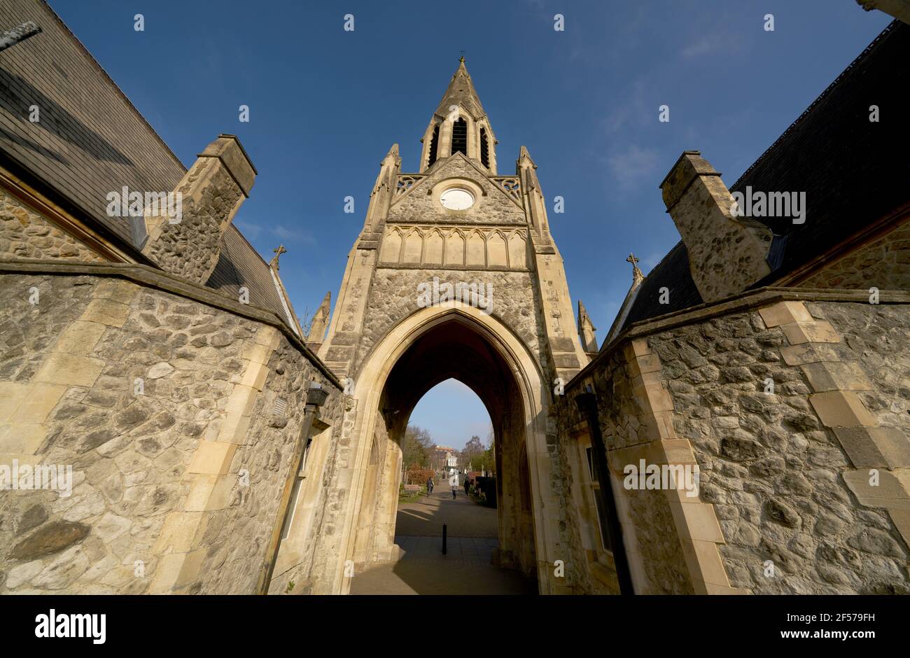 Hampstead cemetery hi-res stock photography and images - Alamy