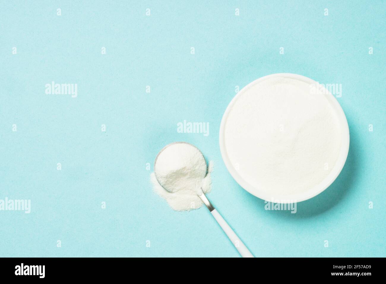 Collagen powder dietary supplement at blue Stock Photo - Alamy