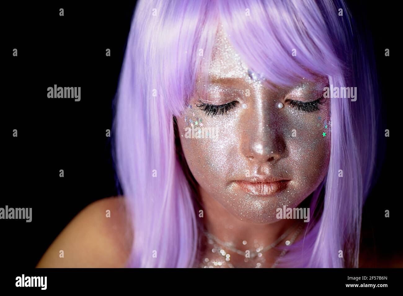 Alien visage hi-res stock photography and images - Alamy