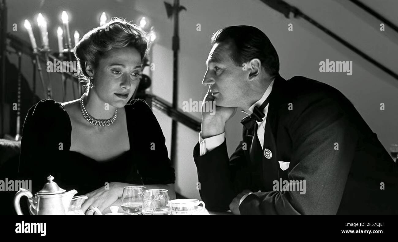 USA. Caroline Goodall and Liam Neeson in a scene the (C)Universal ...