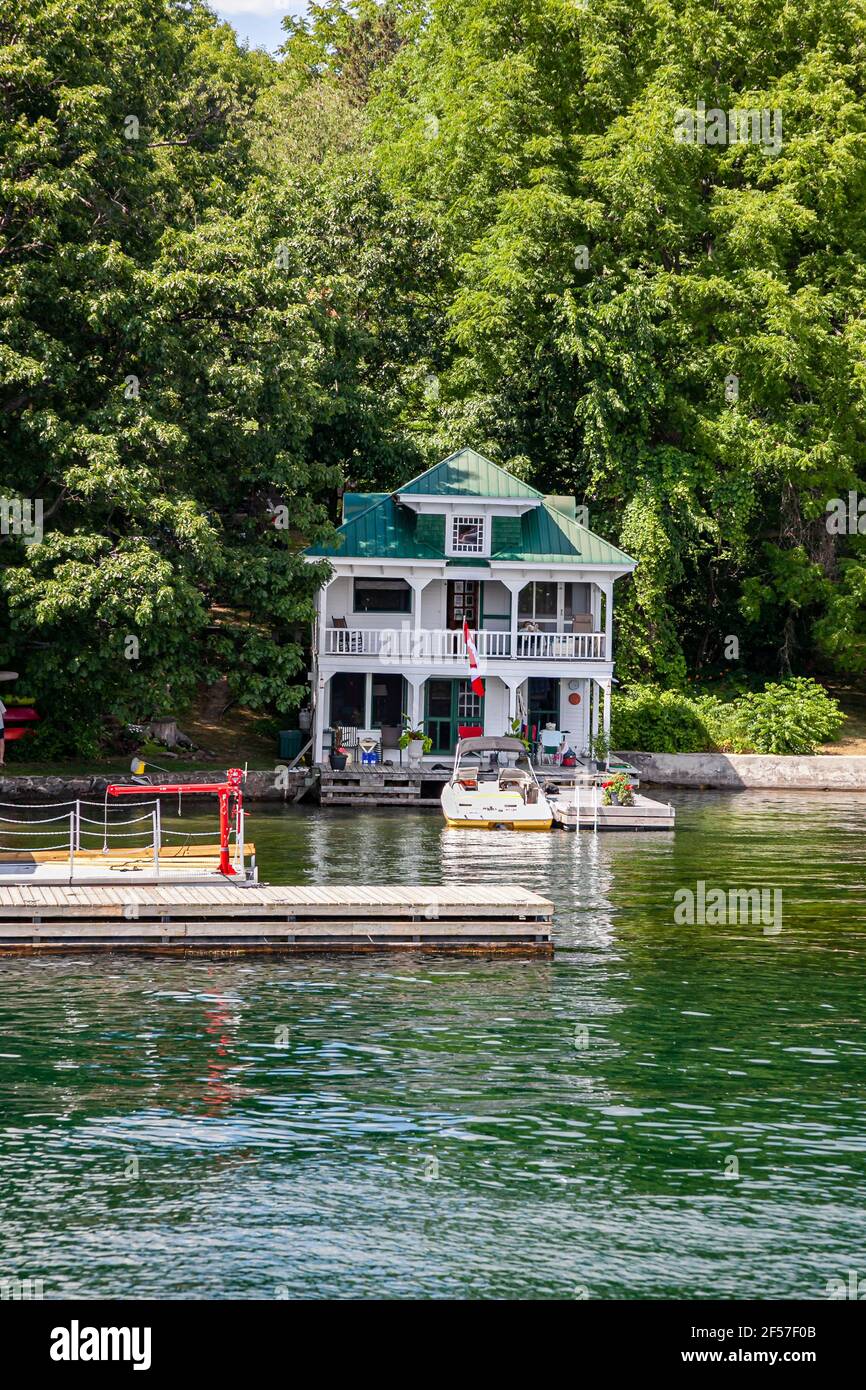 One thousand islands hi-res stock photography and images - Alamy