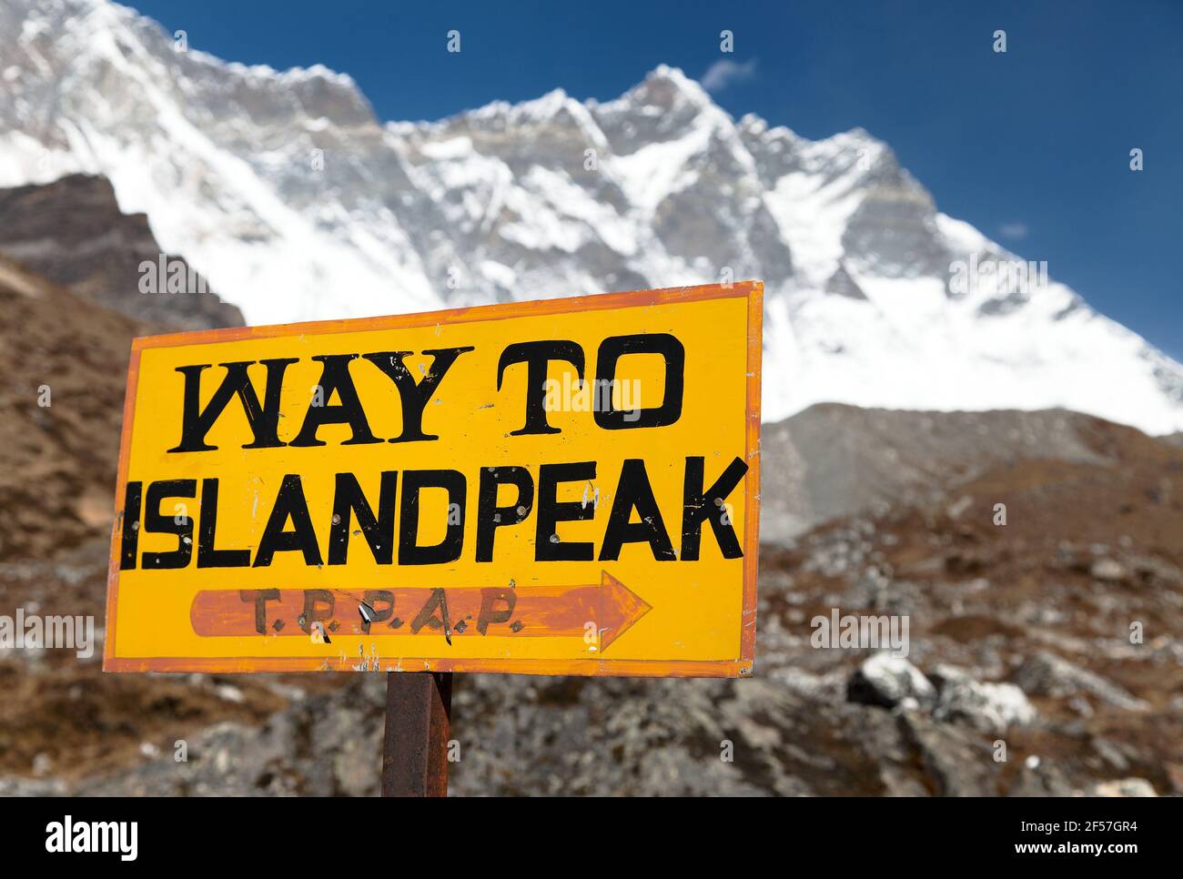 Mount everest summit sign hi-res stock photography and images - Alamy