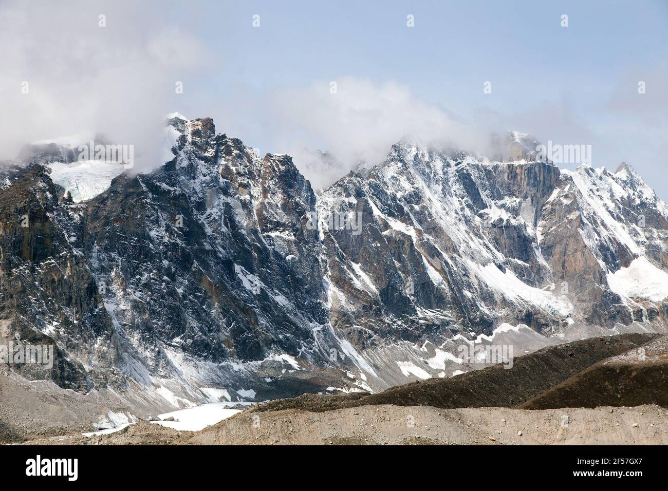 Kala patthar everest hi-res stock photography and images - Alamy