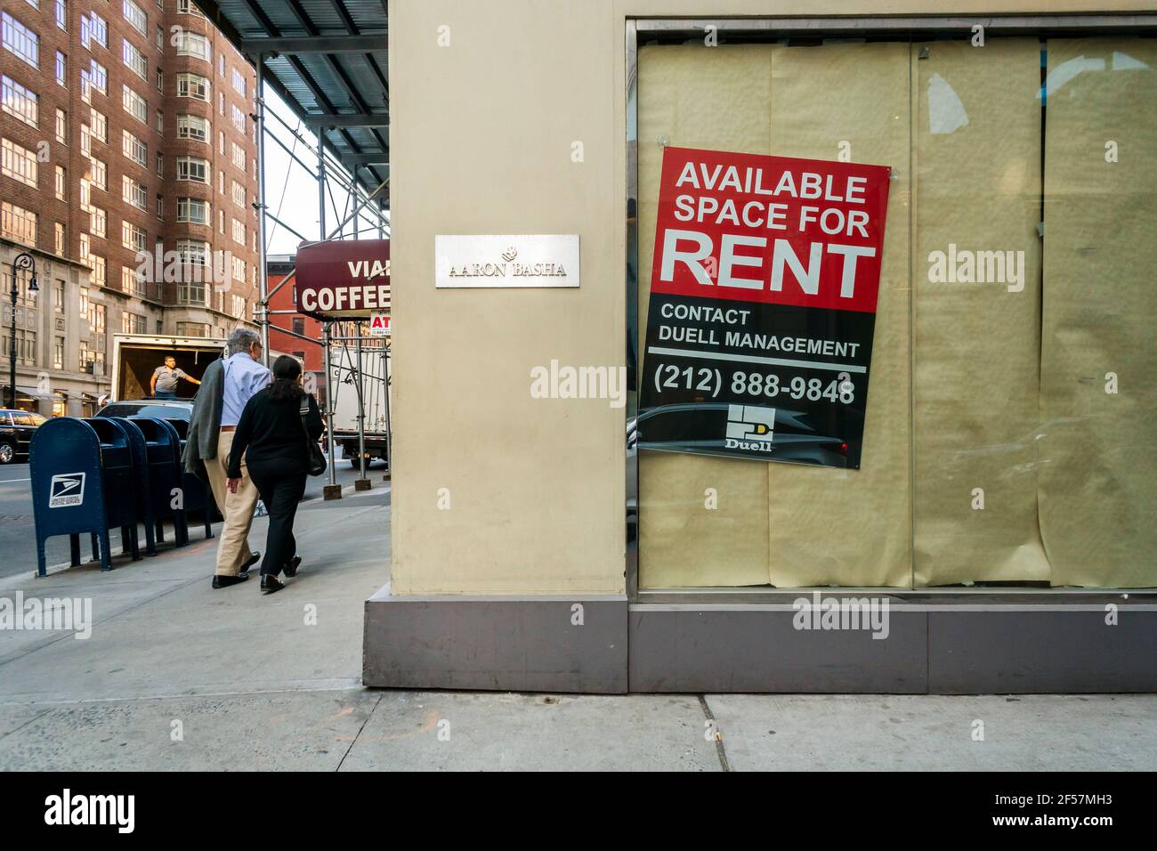 Vacant storefronts on Madison Avenue in New York during the COVID-19 ...