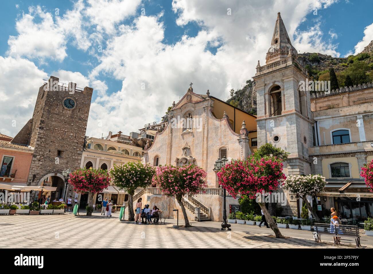Street art taormina sicily hi-res stock photography and images - Alamy